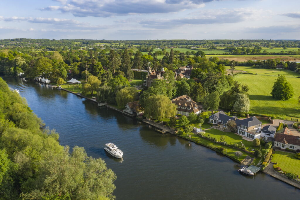 Thames Boat Hire | Thames Boat Rental & Routes | Le Boat